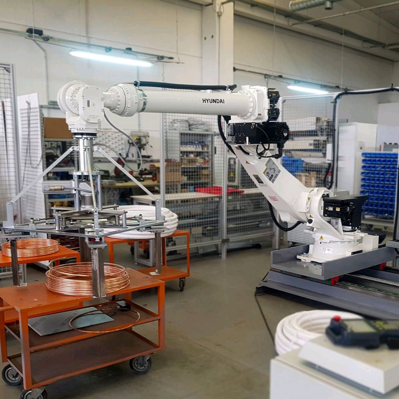 Roboti Hyundai Robotics s nosností 100 - 200 kg | HENNLICH | Žijeme ...