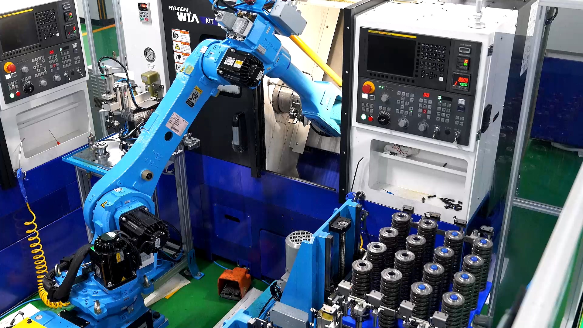 Roboti Hyundai Robotics s nosností 20 - 80 kg | HENNLICH | Žijeme technikou